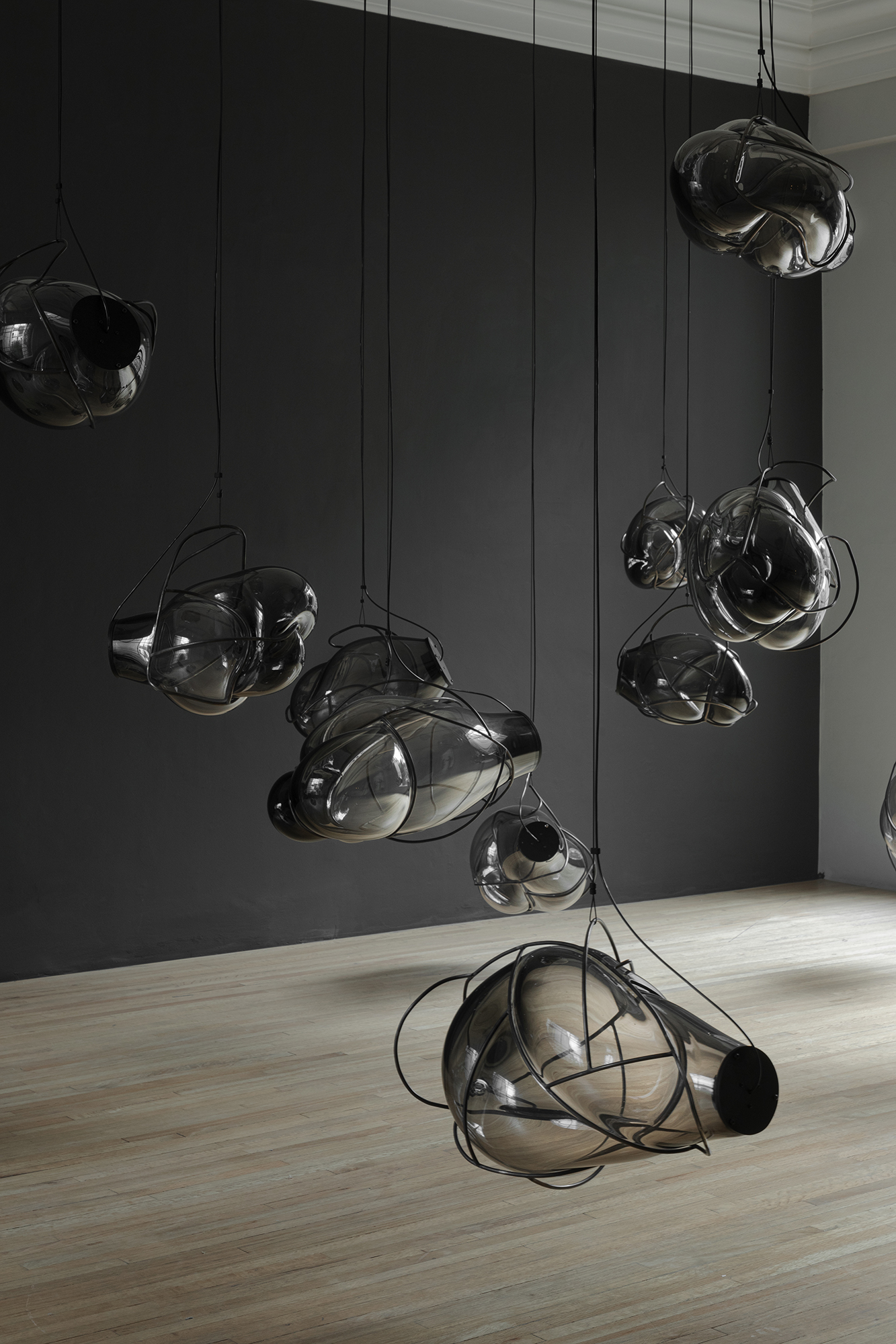 EWE | NEBULA LIGHTING SCULPTURE – 22 BUBBLES – BLACK GLASS
